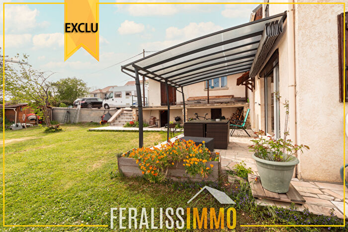 Maison à vendre - Vaux-sur-Seine - 8 pièces - 4 chambres