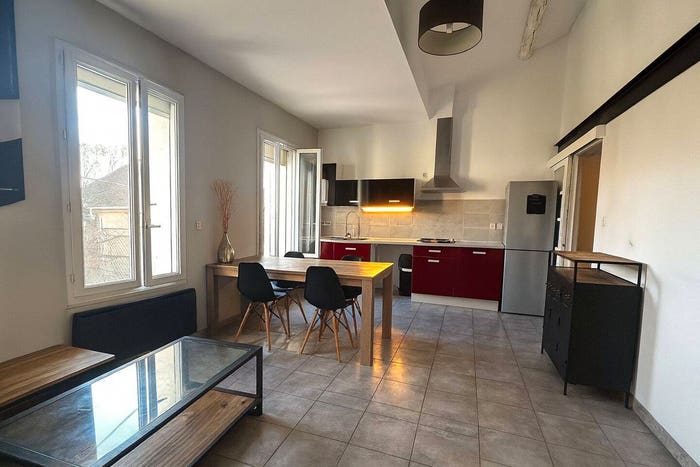 Hôpital, Nîmes - Appartement 3 pièces à louer