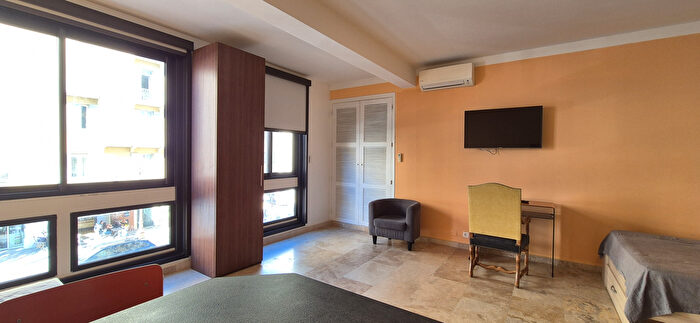 Appartement à louer - Ajaccio, Citadelle - 1 pièce