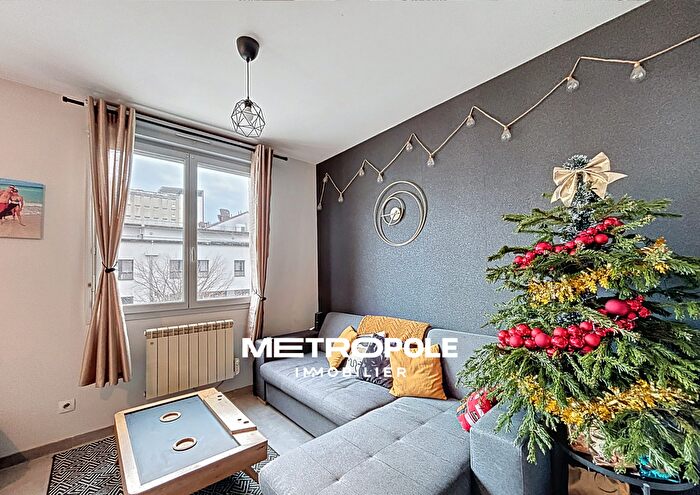 Appartement à vendre - Villefranche-sur-Saône, Centre-ville - 2 pièces - 1 chambre