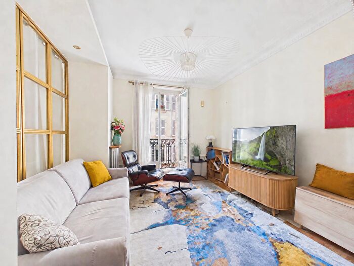 Paris 11ème, République, Saint-Ambroise : Appartement 3 pièces à vendre