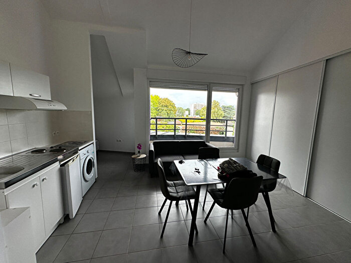 Reims, Courlancy, Porte de Paris, Bois d'Amour : Appartement 1 pièce à louer