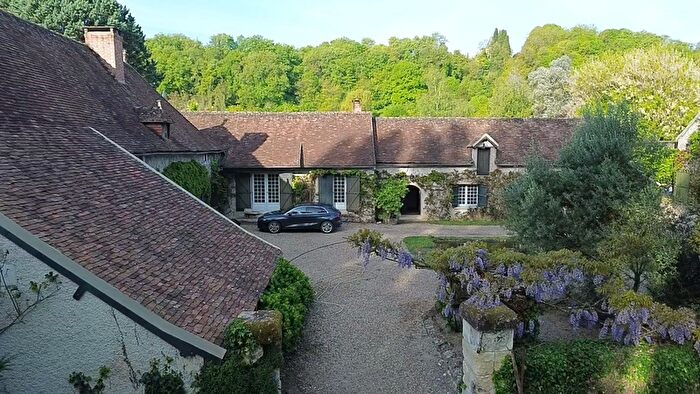 Saint-Rémy-sur-Creuse : Maison 7 pièces à vendre
