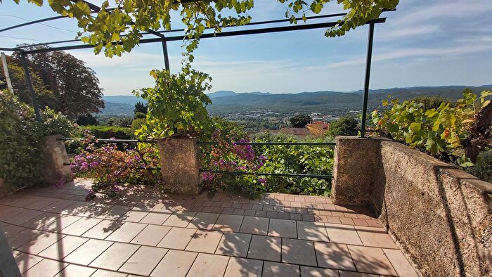 Appartement à louer - Montauroux - 3 pièces - 2 chambres