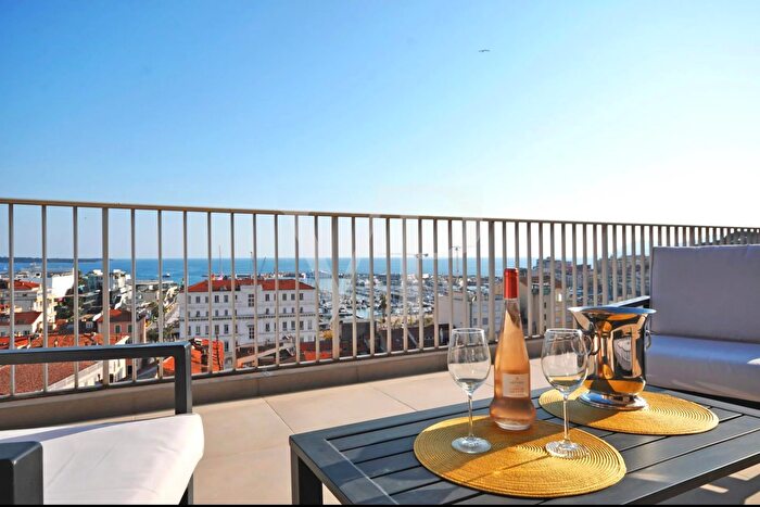 Appartement à vendre - Cannes, Centre-ville - 3 pièces - 2 chambres