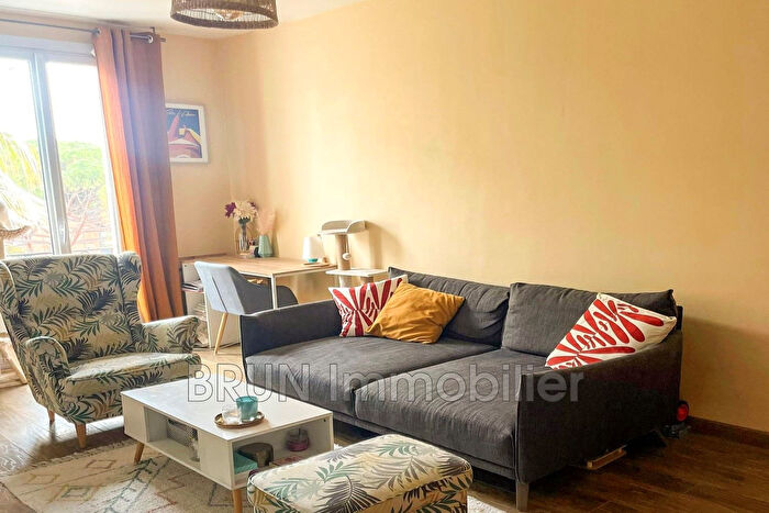 Appartement à vendre - Antibes, Juan-les-Pins, Le Cap - 3 pièces - 2 chambres