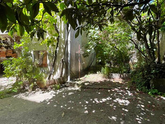 Maison à vendre - Uzès - 6 pièces - 5 chambres