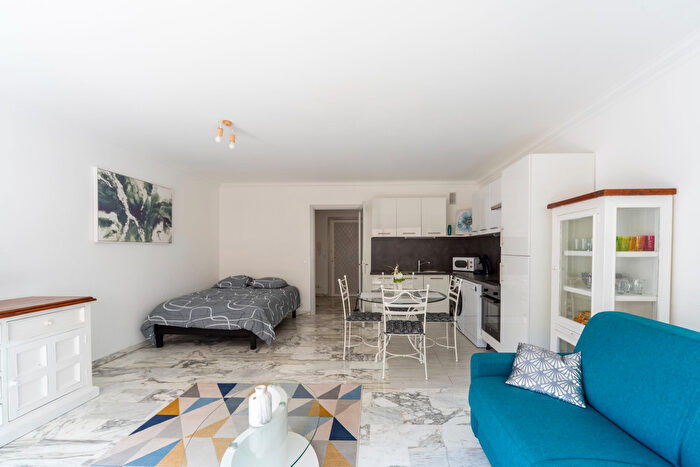 Cannes, Petit Juas : Appartement 1 pièce à louer