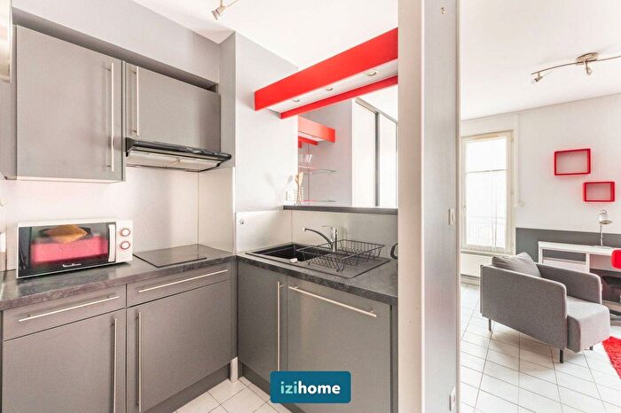 Appartement à louer - Croix Rousse Centre, Lyon ème arrondissement - 1 pièce