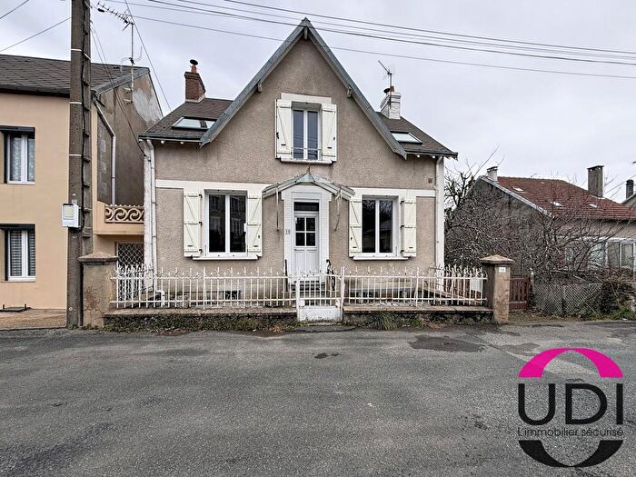Maison à vendre - Guéret, Centre-ville, La Rodde, Champegaud - 4 pièces - 3 chambres