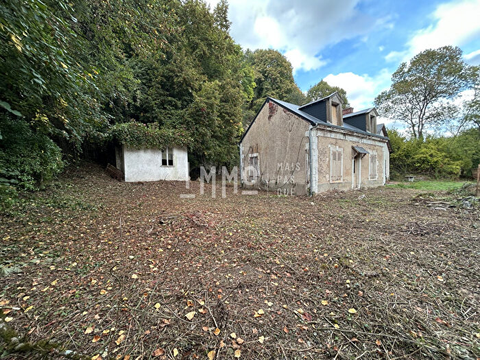 Maison 6 pièces à Flée, à vendre