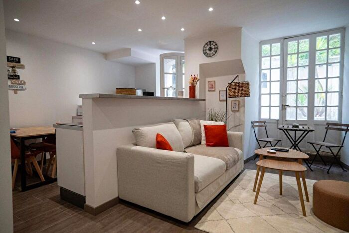 Appartement à louer - Croix des Gardes, Cannes - 2 pièces - 1 chambre
