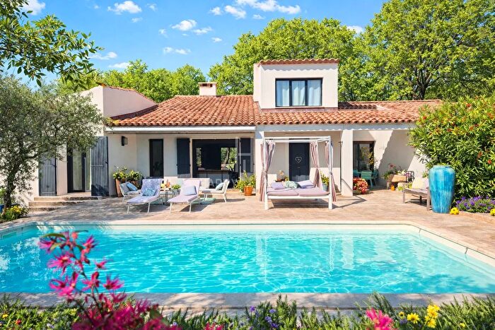 Maison à vendre - Saint-Rémy-de-Provence - 7 pièces - 5 chambres