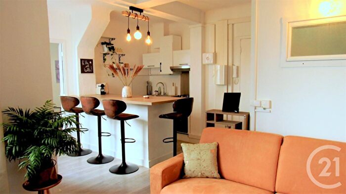 Cannes, Californie Pezou : Appartement 2 pièces à vendre