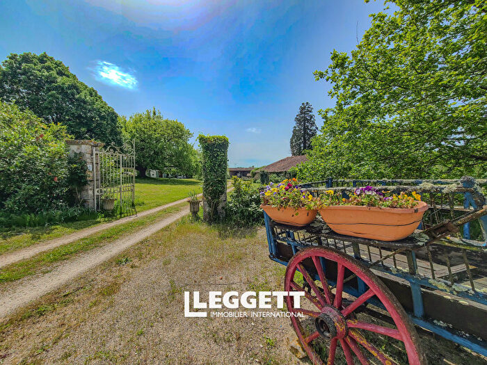 Maison à vendre - Genouillé - 16 pièces - 8 chambres