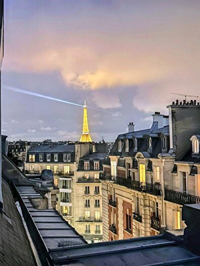 Appartement à louer - Auteuil Nord, Paris ème arrondissement - 3 pièces - 1 chambre