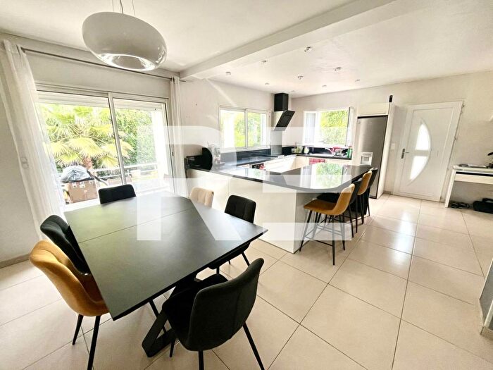 Maison à vendre - Beauvoisin - 5 pièces - 4 chambres