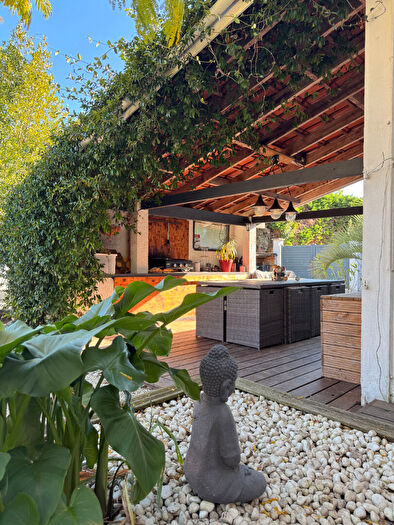 Maison à vendre - Saint-Médard-en-Jalles, Caupian, Cérillan, Hastignan, Issac - 5 pièces - 4 chambres