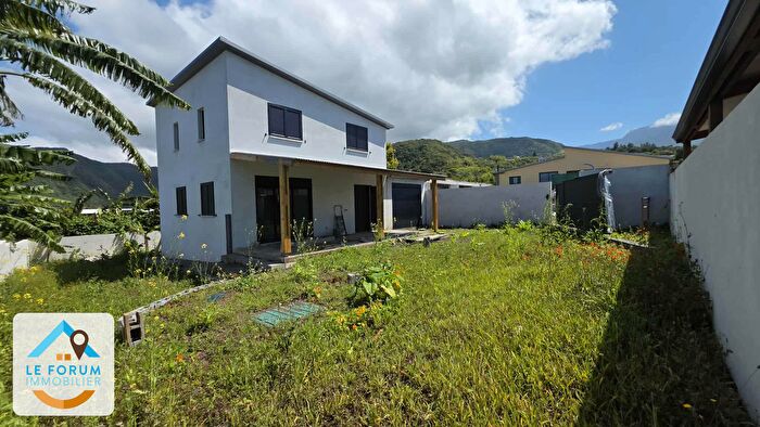 Maison à vendre - Saint-Joseph - 4 pièces - 3 chambres