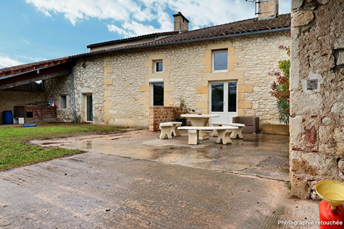 Maison à vendre - Saint-Antoine-de-Breuilh - 7 pièces - 5 chambres