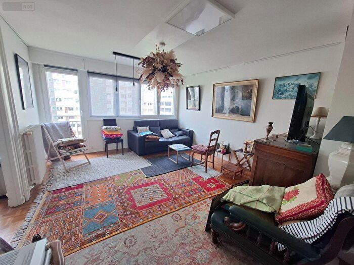 Appartement 4 pièces à vendre - Quartiers Centre, Colombier
