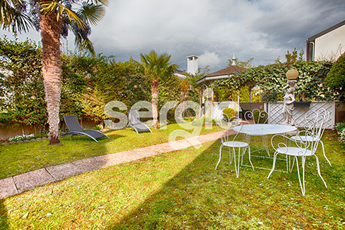 Maison à vendre - Nanterre, Parc Sud - 8 pièces - 4 chambres