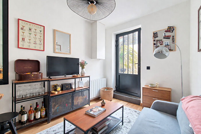 Appartement à vendre - Issy-les-Moulineaux, Les Epinettes, Le Fort, Les Hauts dIssy - 2 pièces - 1 chambre