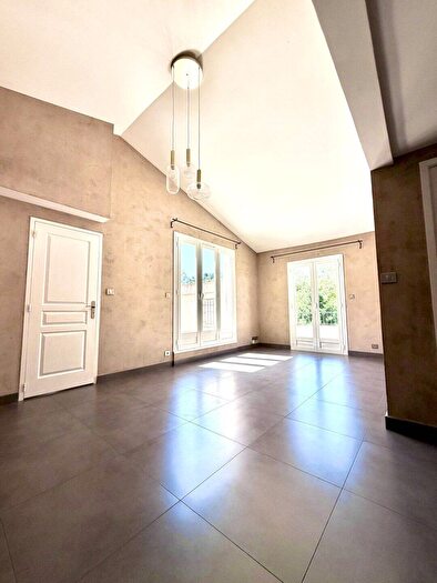 Le Village, Valbonne : Appartement 3 pièces à louer