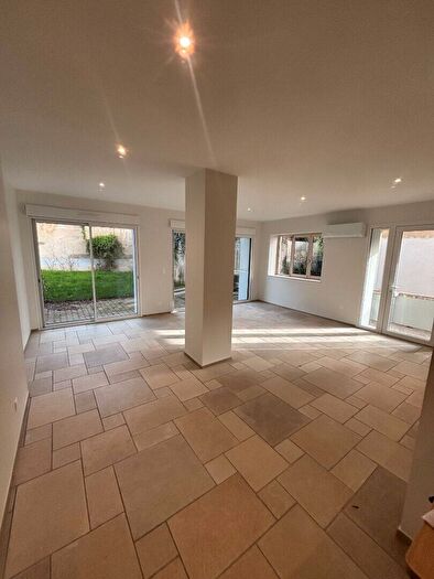 Appartement à louer - Est, Trévoux - 3 pièces - 2 chambres