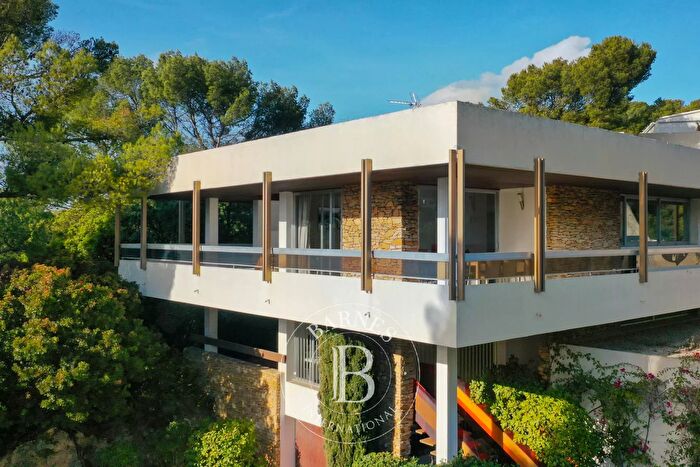 Maison à vendre - Marseille e , Roucas Blanc - 6 pièces - 4 chambres