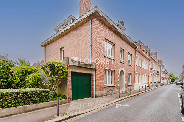 Maison à vendre - Douai, Centre-ville - 9 pièces - 5 chambres
