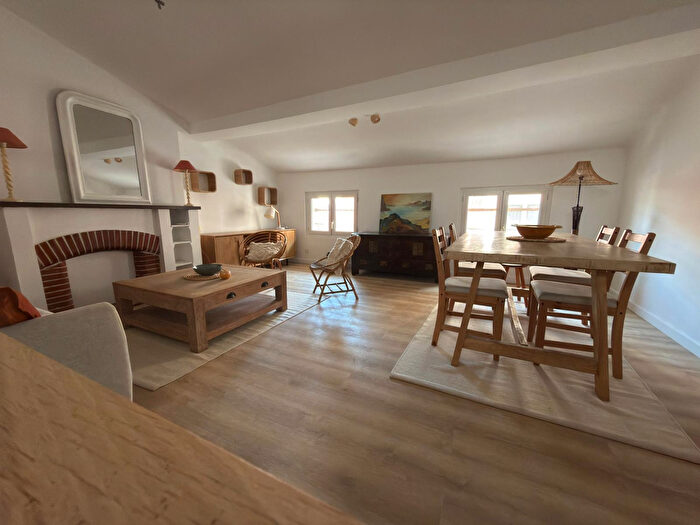 Appartement à louer - Toulon, Place dArmes - 2 pièces - 1 chambre