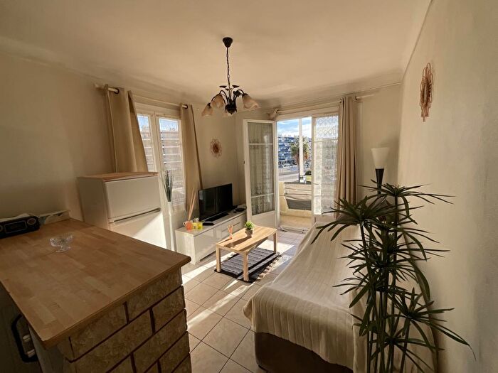 Appartement à vendre - Cagnes-sur-Mer, La Gare, Les Plans, Hippodrome - 2 pièces - 1 chambre