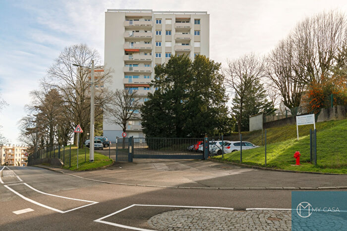 Appartement à vendre - Oullins, Glacière, Montmein - 4 pièces - 2 chambres