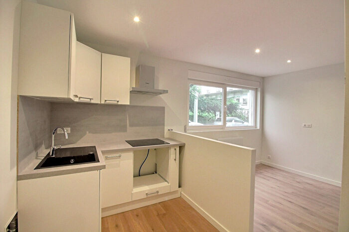 Appartement à vendre - Reims, Barbâtre - 2 pièces - 1 chambre