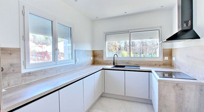 Maison à vendre - Saint-Antonin-du-Var - 4 pièces - 3 chambres