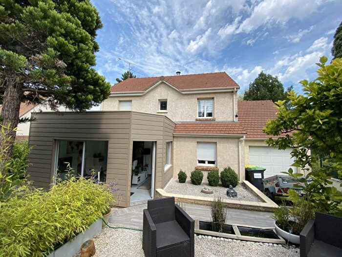 Maison à vendre - Égly - 6 pièces - 5 chambres