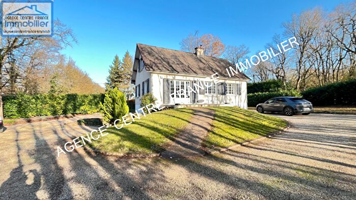 Maison à vendre - Plaimpied-Givaudins - 5 pièces - 4 chambres