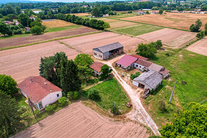 Maison à vendre - Saint-Sylvestre-sur-Lot - 7 pièces - 4 chambres