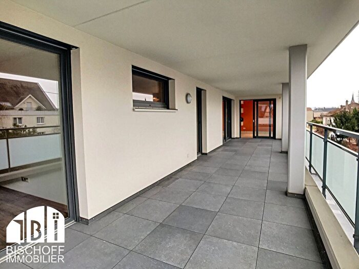 Village-Neuf : Appartement 4 pièces à louer