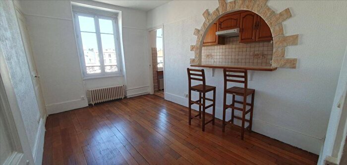 Centre, Nanterre : Appartement 2 pièces à louer