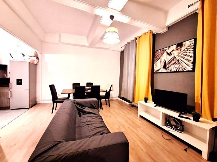 Appartement à louer - Besagne, Toulon - 4 pièces - 3 chambres