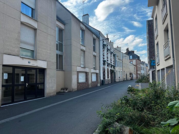 Appartement à louer - Quartiers Centre, Saint-Hélier, Gare - 1 pièce