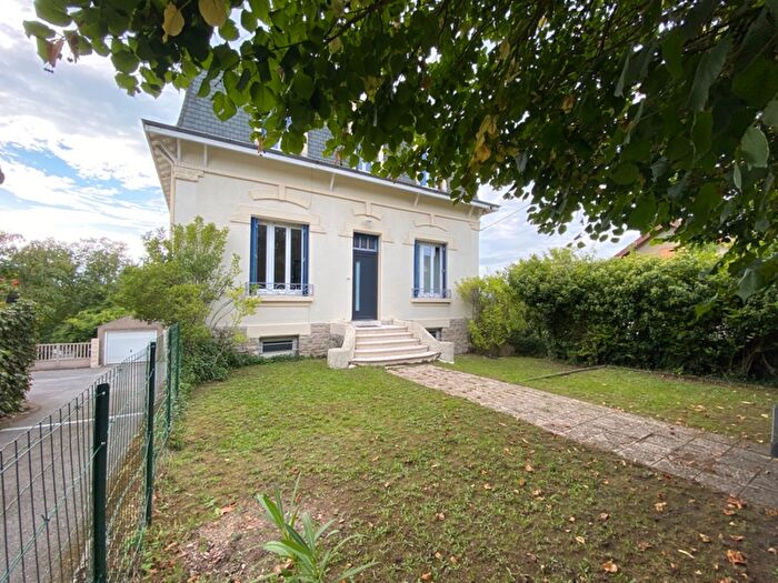 Maison 8 pièces à vendre à Montceau-les-Mines, Jean Bouveau, Bois Roullot