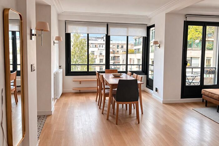 Appartement à vendre - Paris e , Passy, Maison de la Radio, Muette-Sud - 3 pièces - 2 chambres