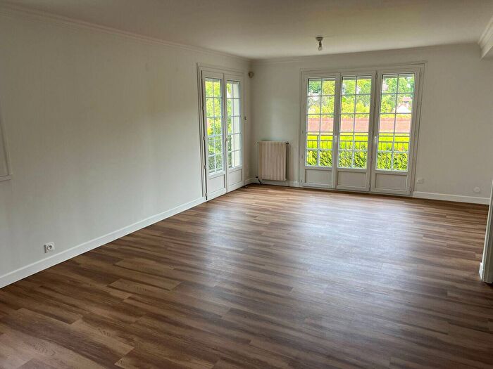 Maison à louer - Mareil-Marly - 7 pièces - 5 chambres