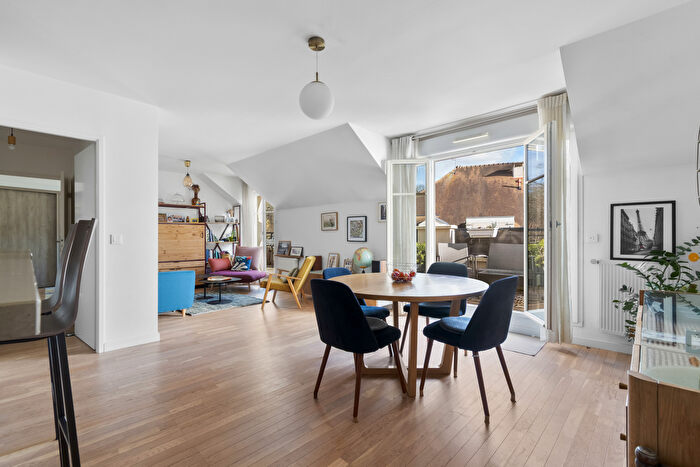 Appartement à vendre - Buc - 4 pièces - 3 chambres