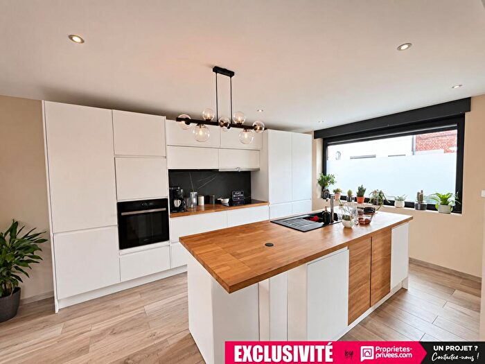 Maison 7 pièces à Pérenchies, à vendre