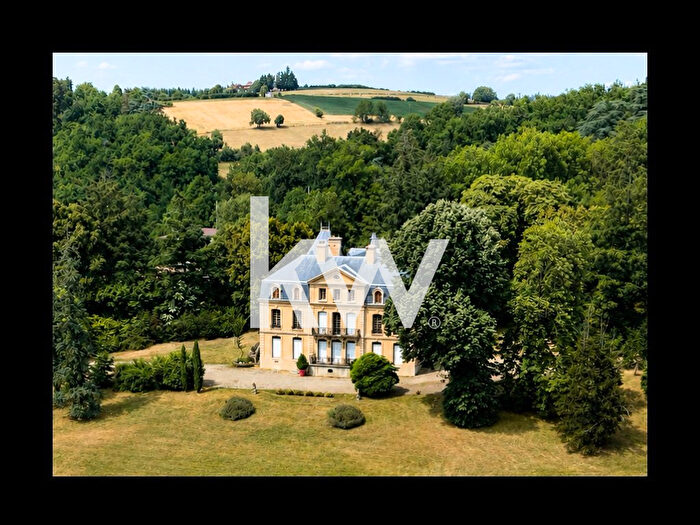 Maison 13 pièces à L'Étrat, à vendre
