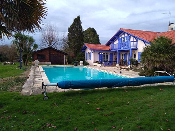 Maison à vendre - Saint-Martin-de-Hinx - 7 pièces - 4 chambres